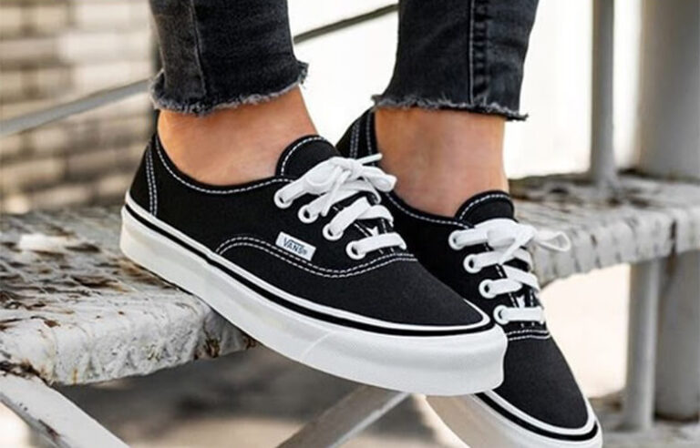 VANS オーセンティックの全知識！サイズ感・人気色・コーデなどを徹底解説 | HAQUMO[ハクモ]