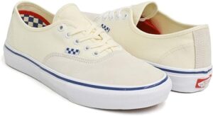 VANS オーセンティックの全知識！サイズ感・人気色・コーデなどを徹底解説 | HAQUMO[ハクモ]